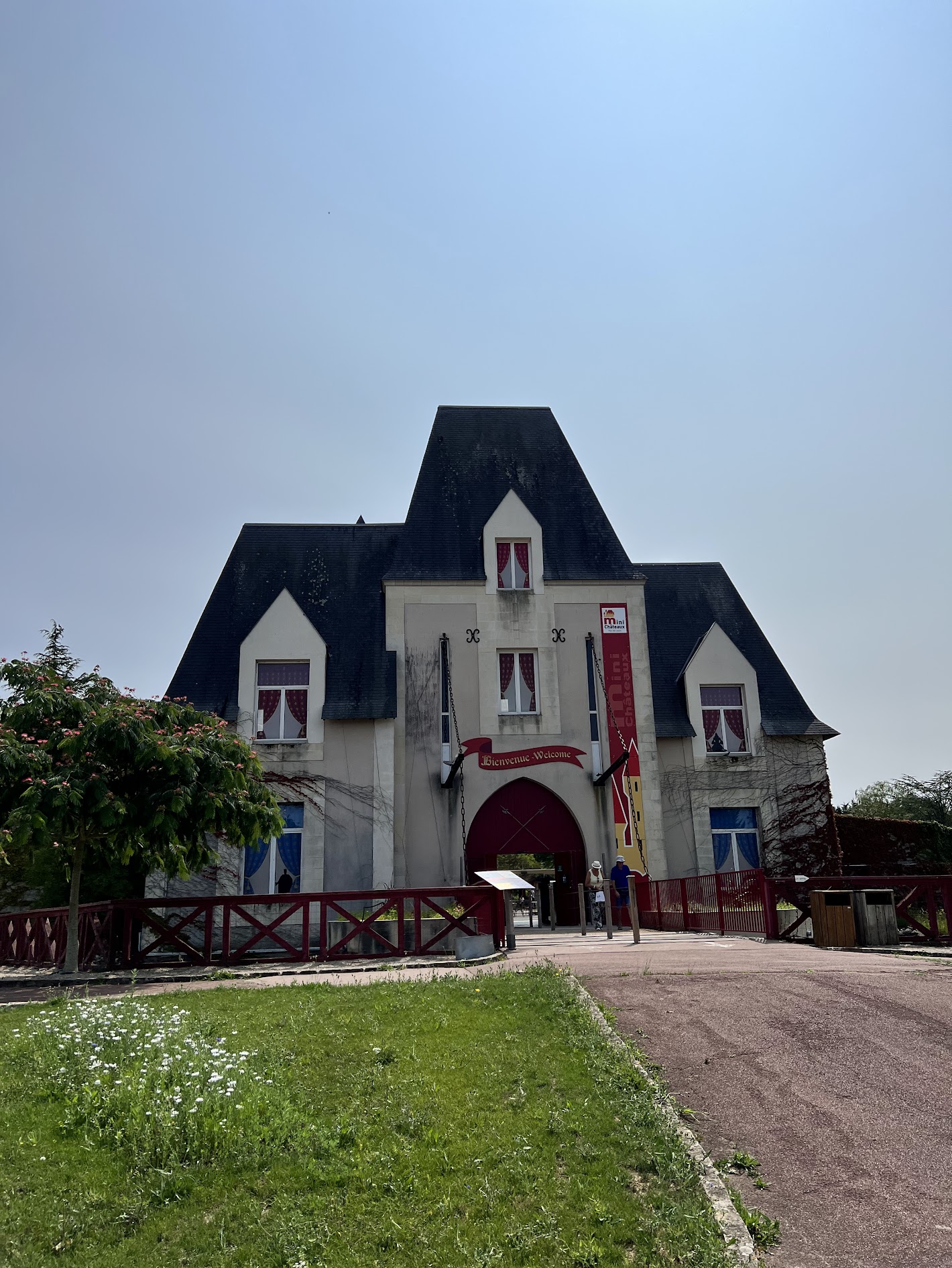 Parc Mini Chateaux | Wandering with Callie