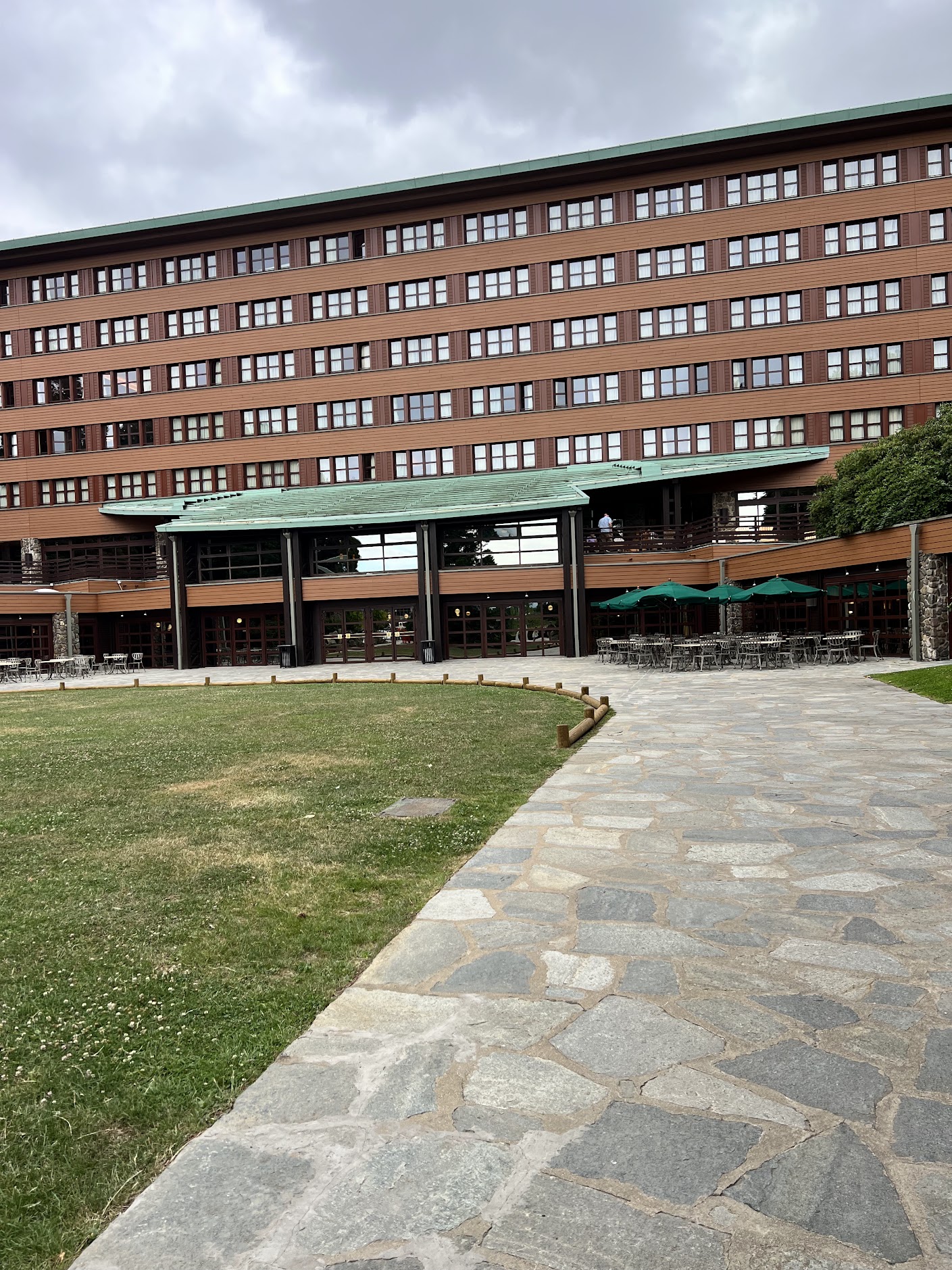 Sequoia Lodge | Wandering with Callie